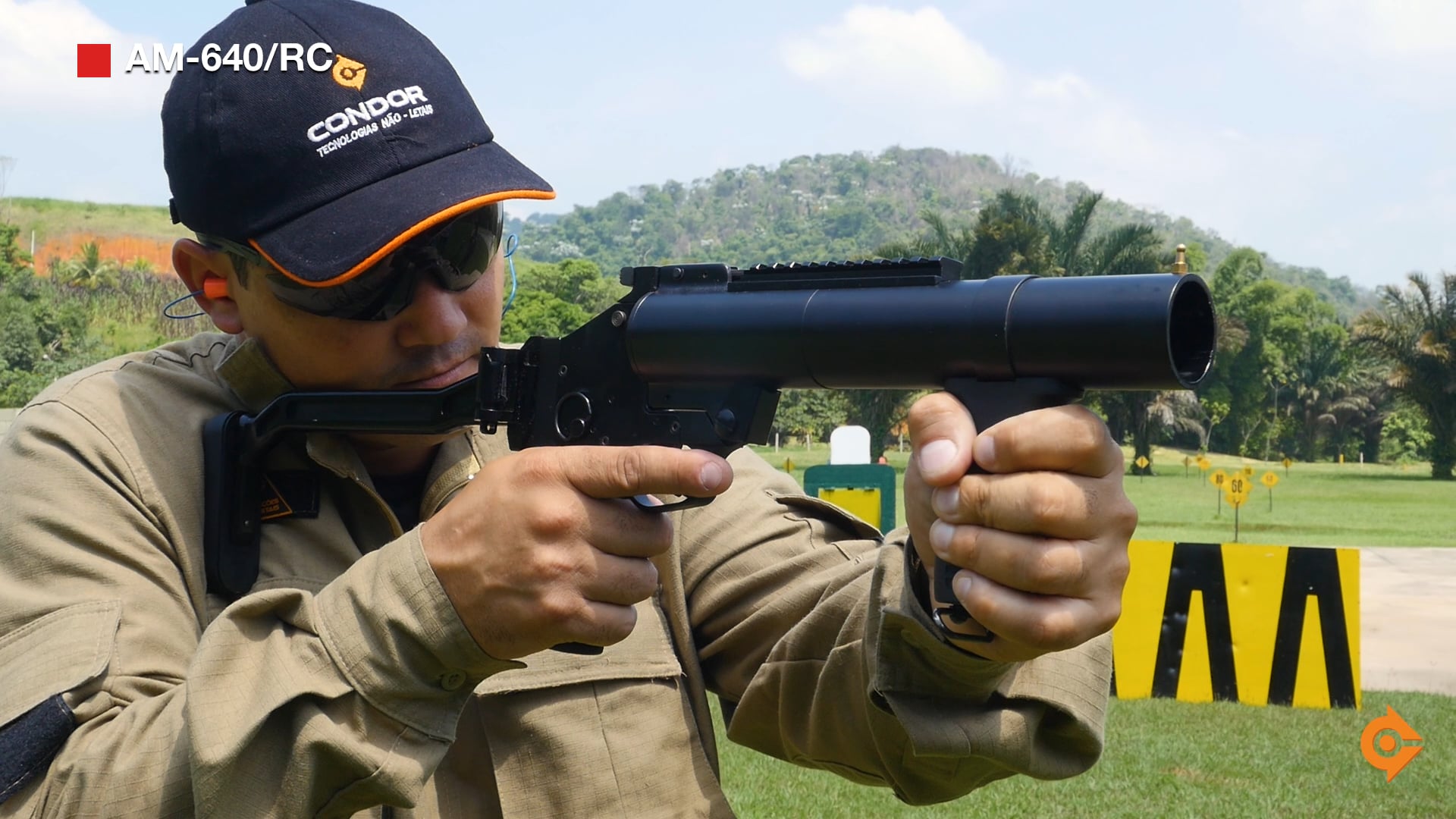 AM-640/RC - Lançador Cano Curto com Coronha Rebatível on Vimeo