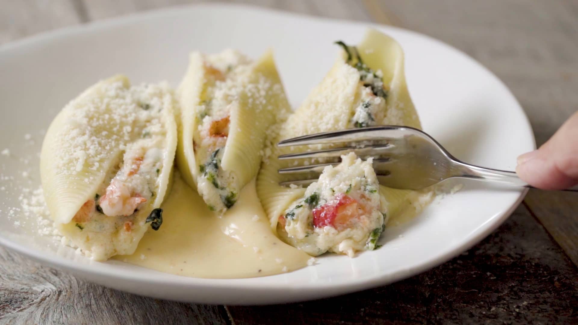 Lobster Stuffed Pasta Shells on Vimeo