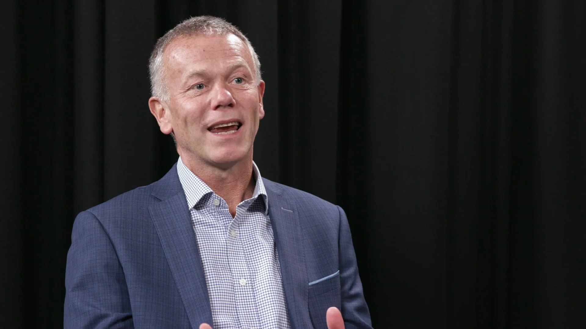 Interview with Simon Hayward on agile leadership on Vimeo