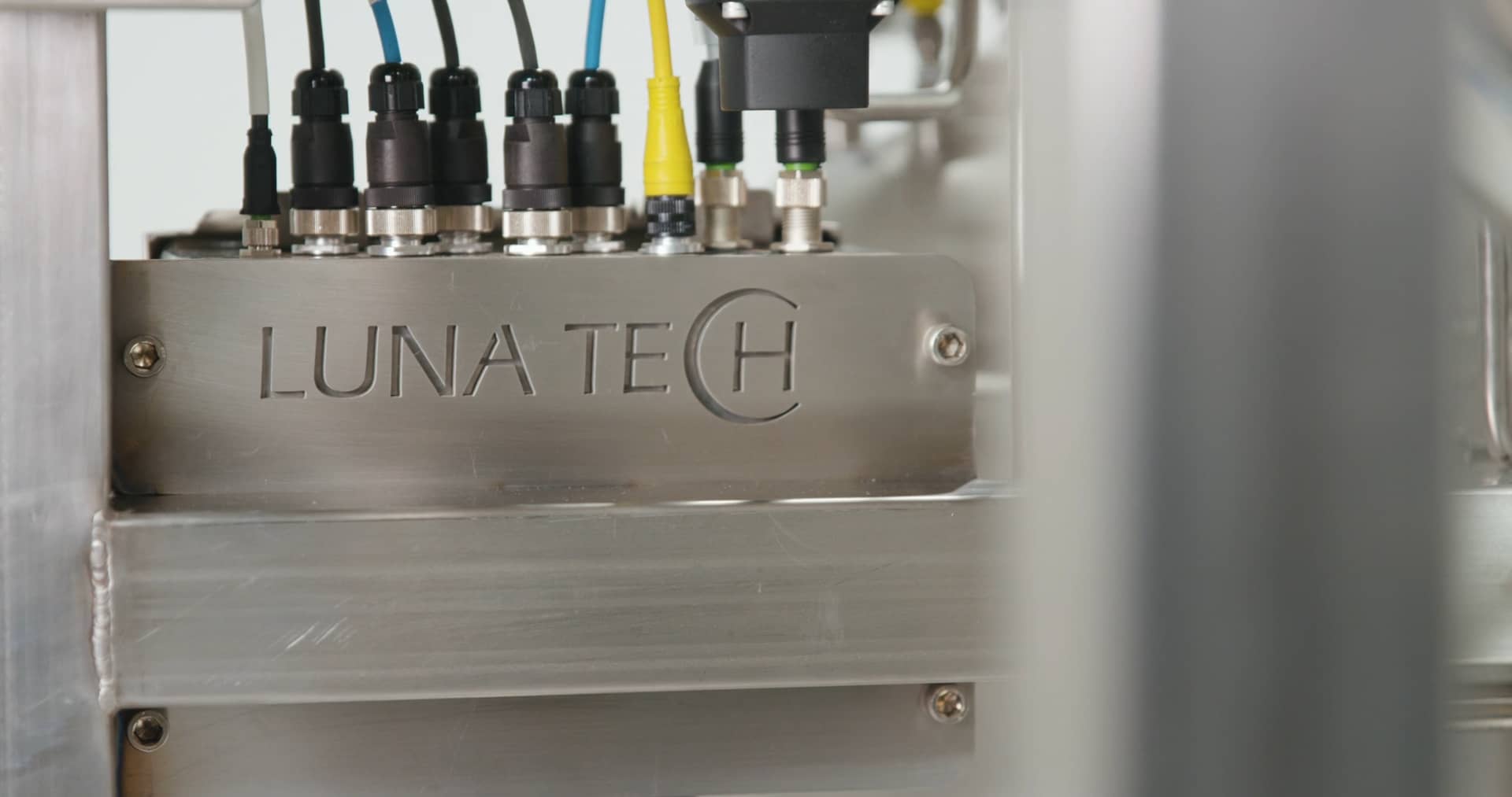 Luna Technologies IO Extractor on Vimeo
