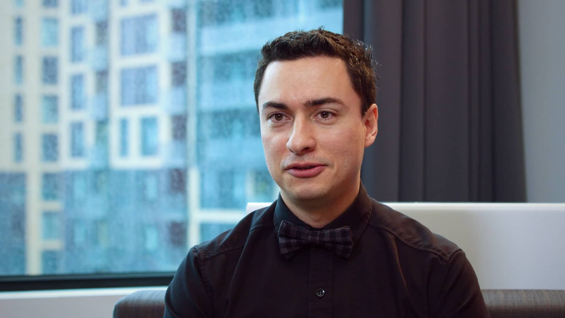 Alejandro Piedrahita Yepes, préposé à la réception on Vimeo