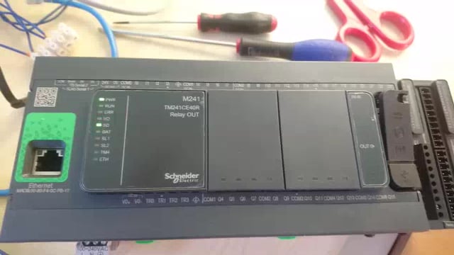 Programmazione PLC TM241 schneider electric con schede SD