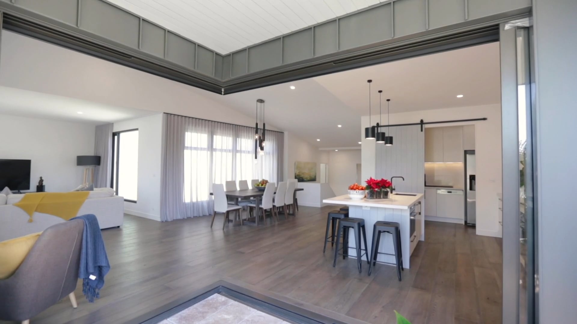 5 Fintonia Street, Hughesdale - Watermark Real Estate on Vimeo
