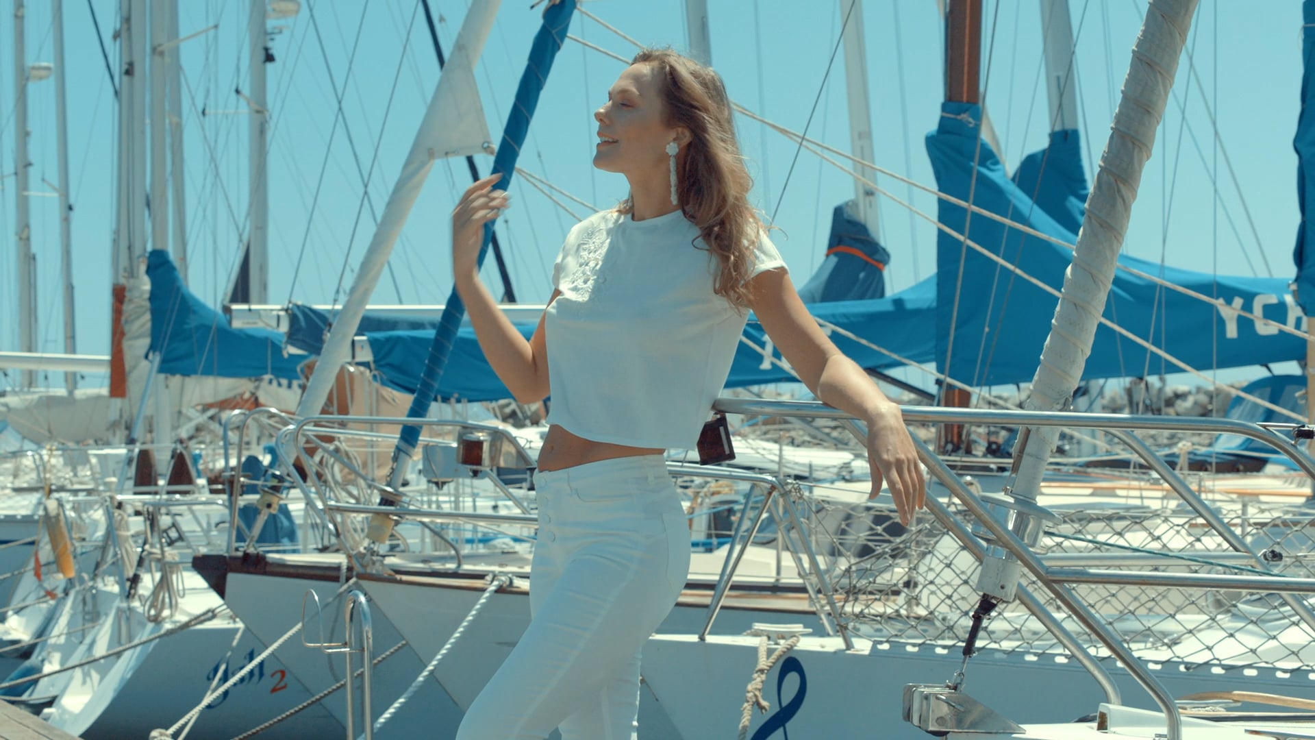 Tricot Pure White / Director Alex Tupper on Vimeo