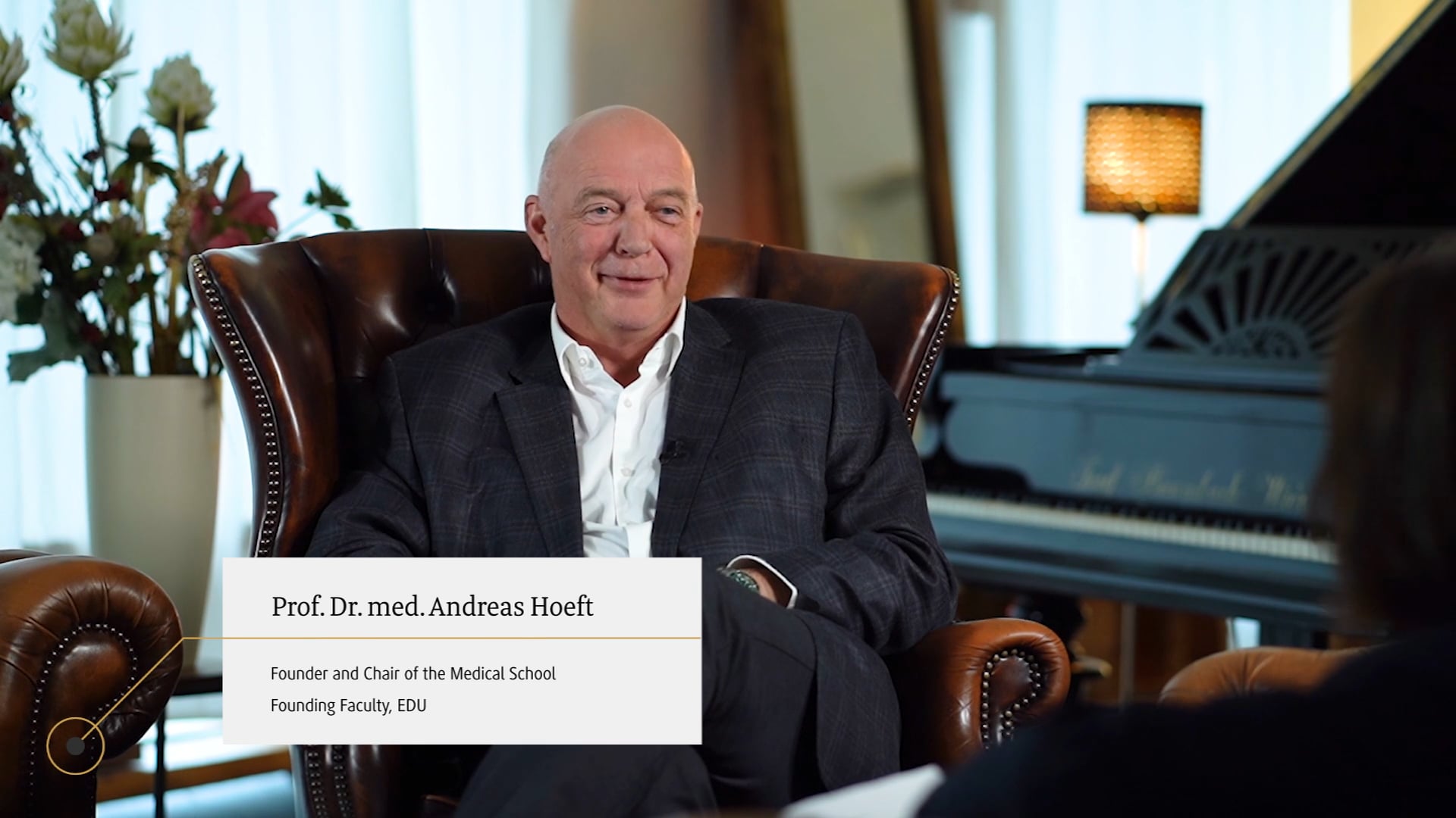 Close up with Prof. Dr. med. Andreas Hoeft on Vimeo