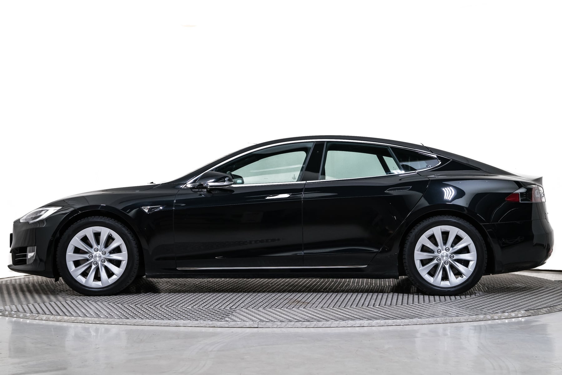 Tesla Model S sort stoff on Vimeo
