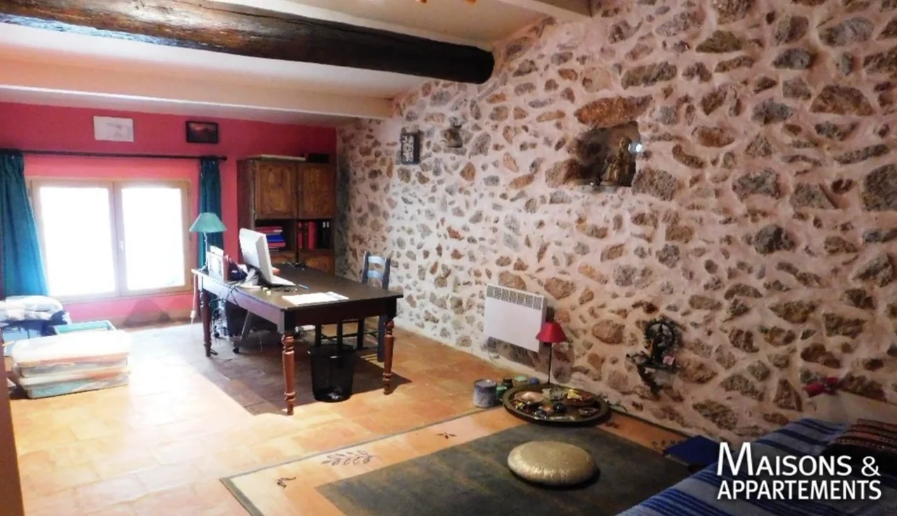 FITOU - MAISON A VENDRE - 298 000 € - 220 m² - 9 pièces on Vimeo