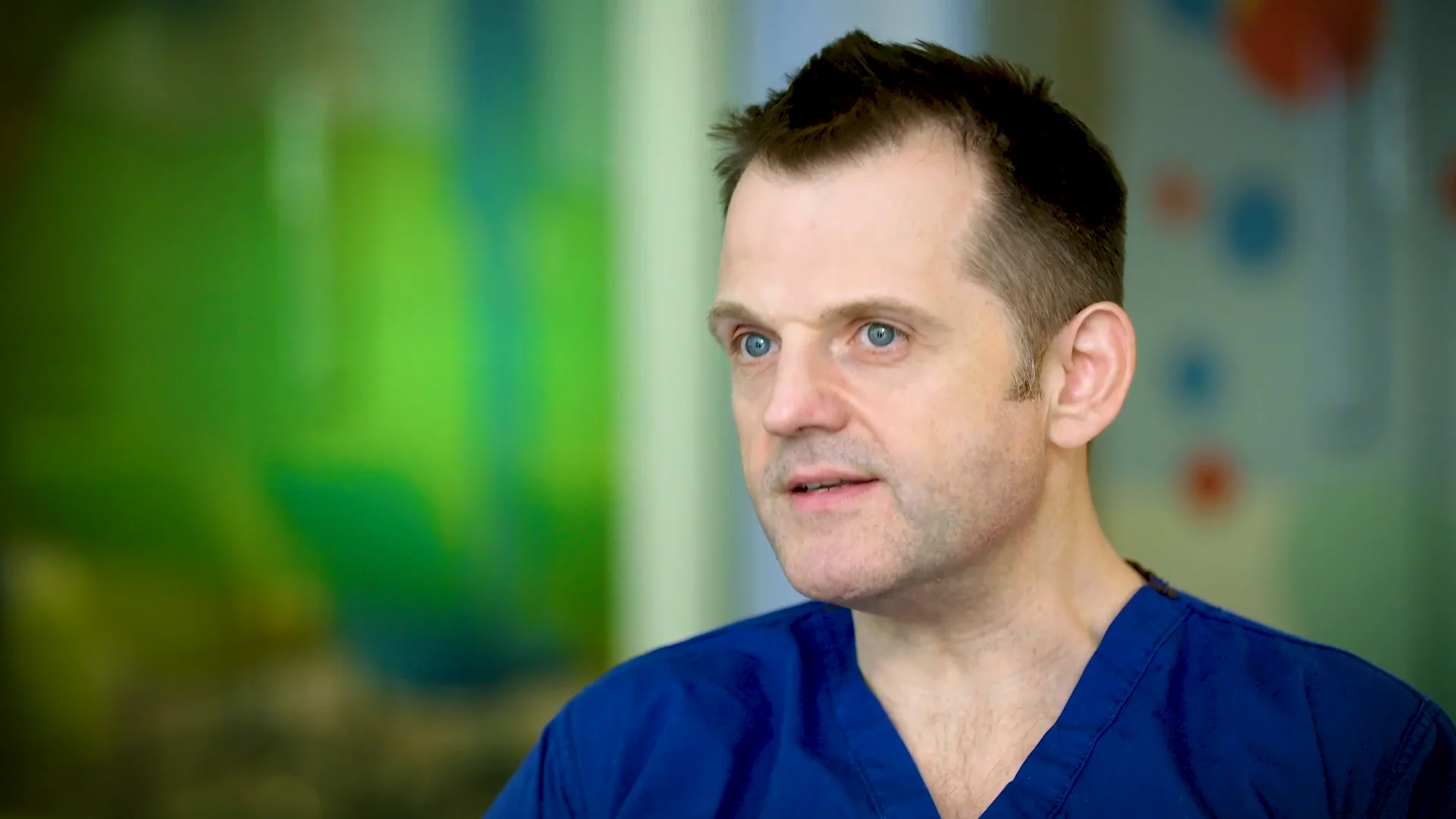 Mr Henry Tilney, Colorectal surgeon, talks about Versius on Vimeo