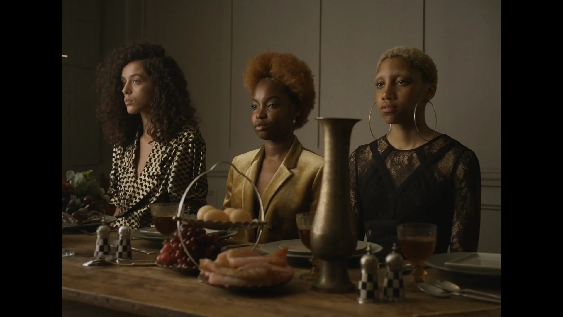 ROSES GABOR FT SAMPHA - "ILLUSIONS" on Vimeo