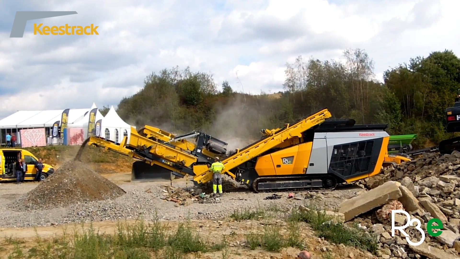 Keestrack Mobile Crushing and Screening Equipment - R3e, full hybrid ...