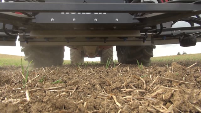 CLAAS EASTERN - HORSCH Boom Control on a Trailed Sprayer