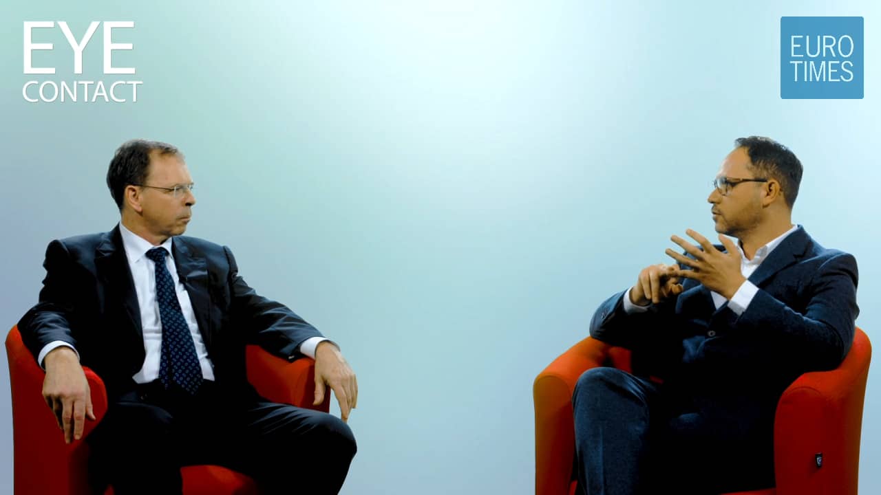 Scleral Cross-Linking - Mor Dickman on Vimeo