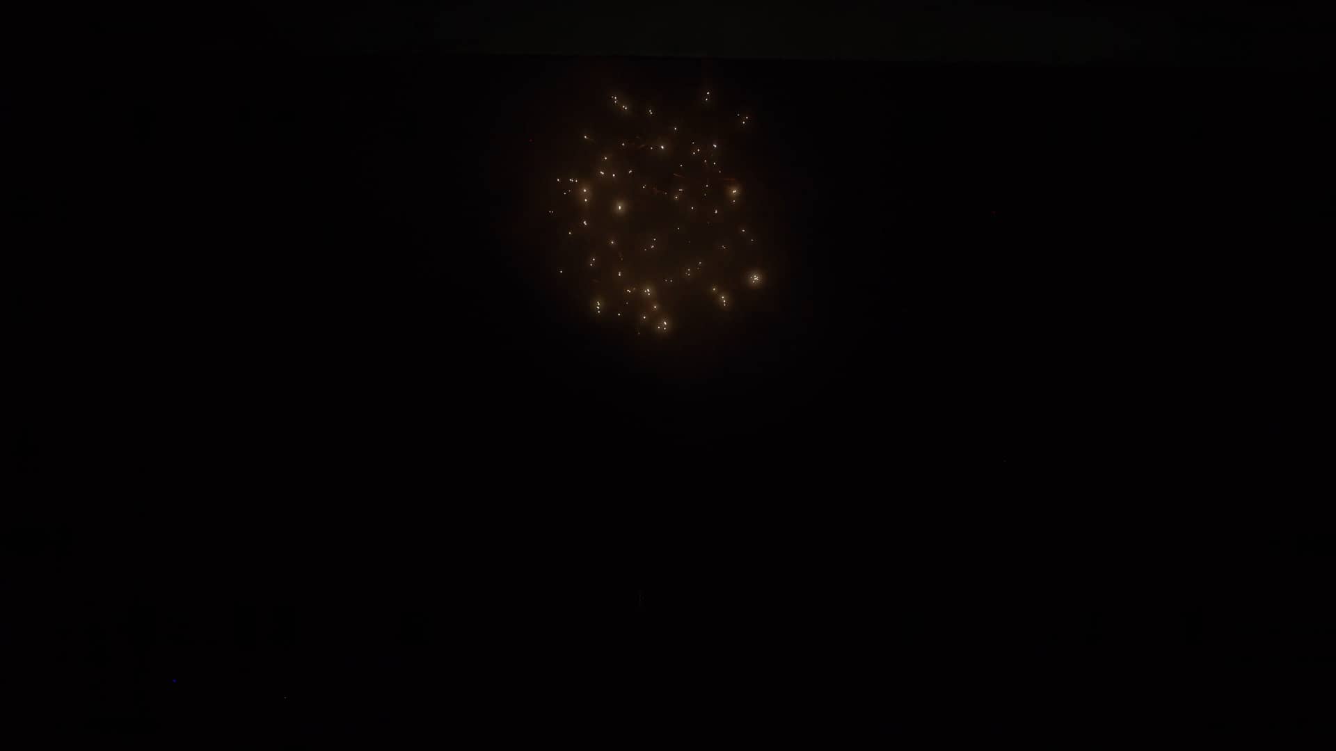 SF4035 - 100mm Crackling Crossette on Vimeo