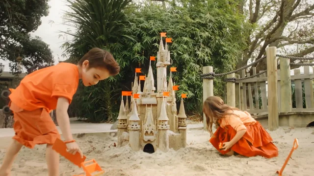 Hayley Robertson Makeup Artist | Saubhaya Makeup