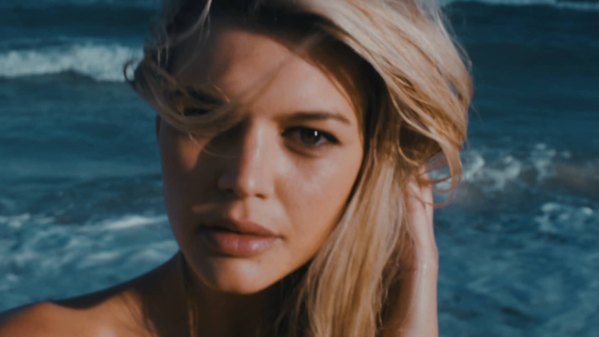 Calzedonia_Kelly_Rohbrach_Director_of_Photography_Scott_Beardslee on Vimeo