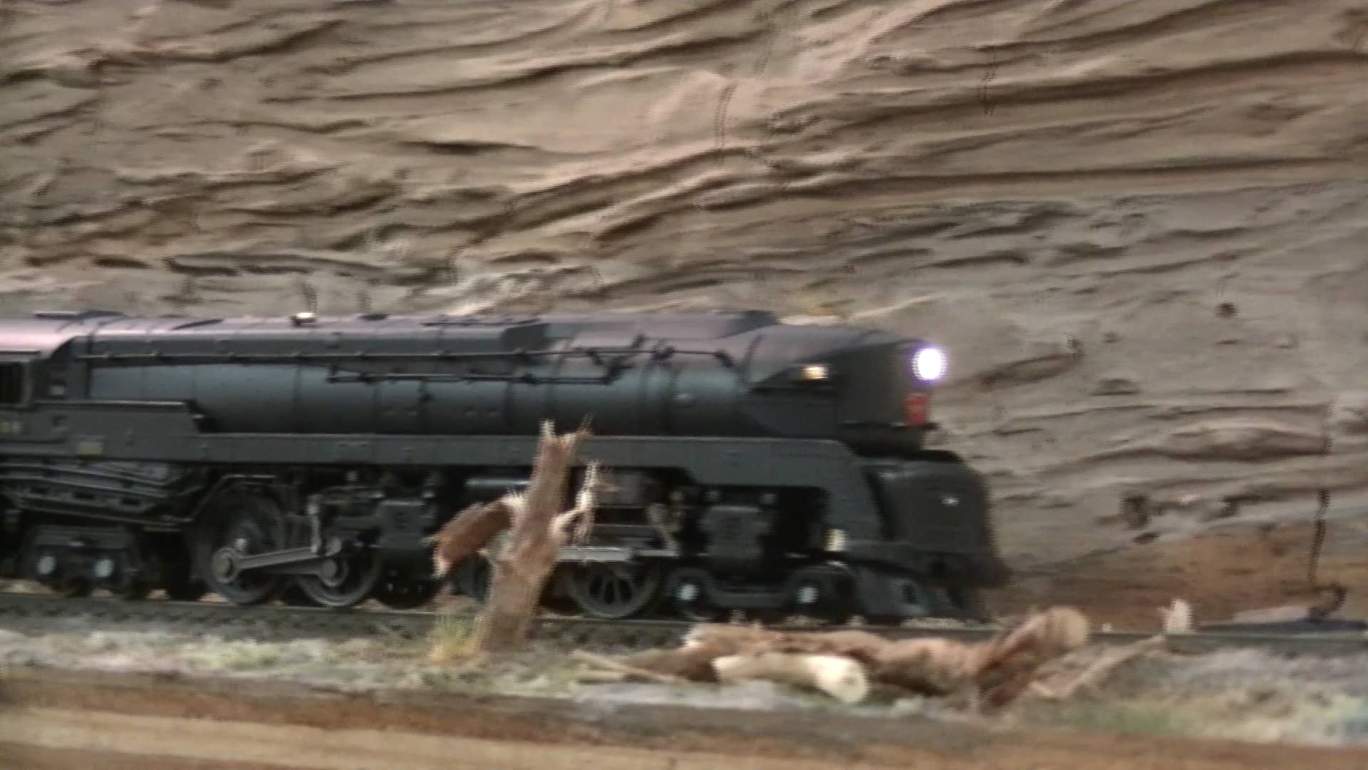 The art of N-scale, Pennsy T-1 and Broadway Limited train on Vimeo