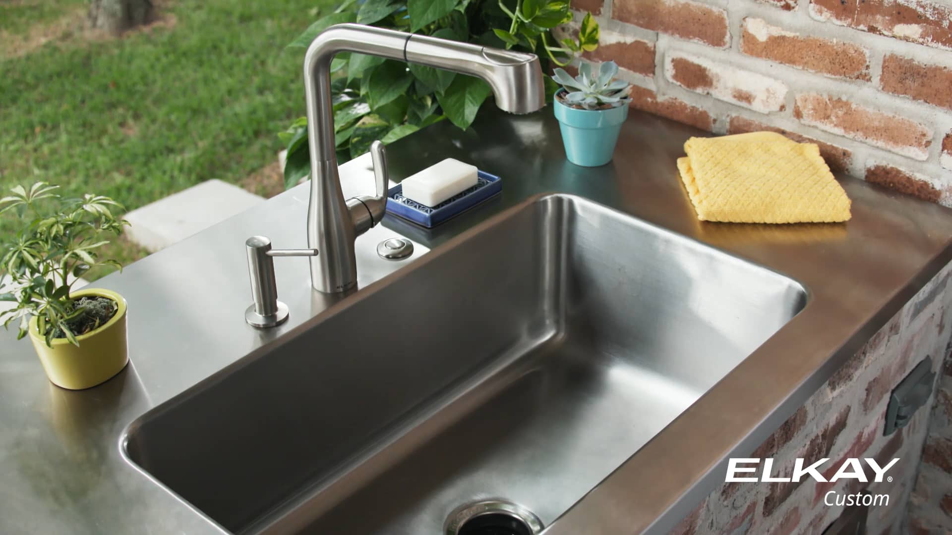 Elkay / Custom Outdoor Sinks on Vimeo