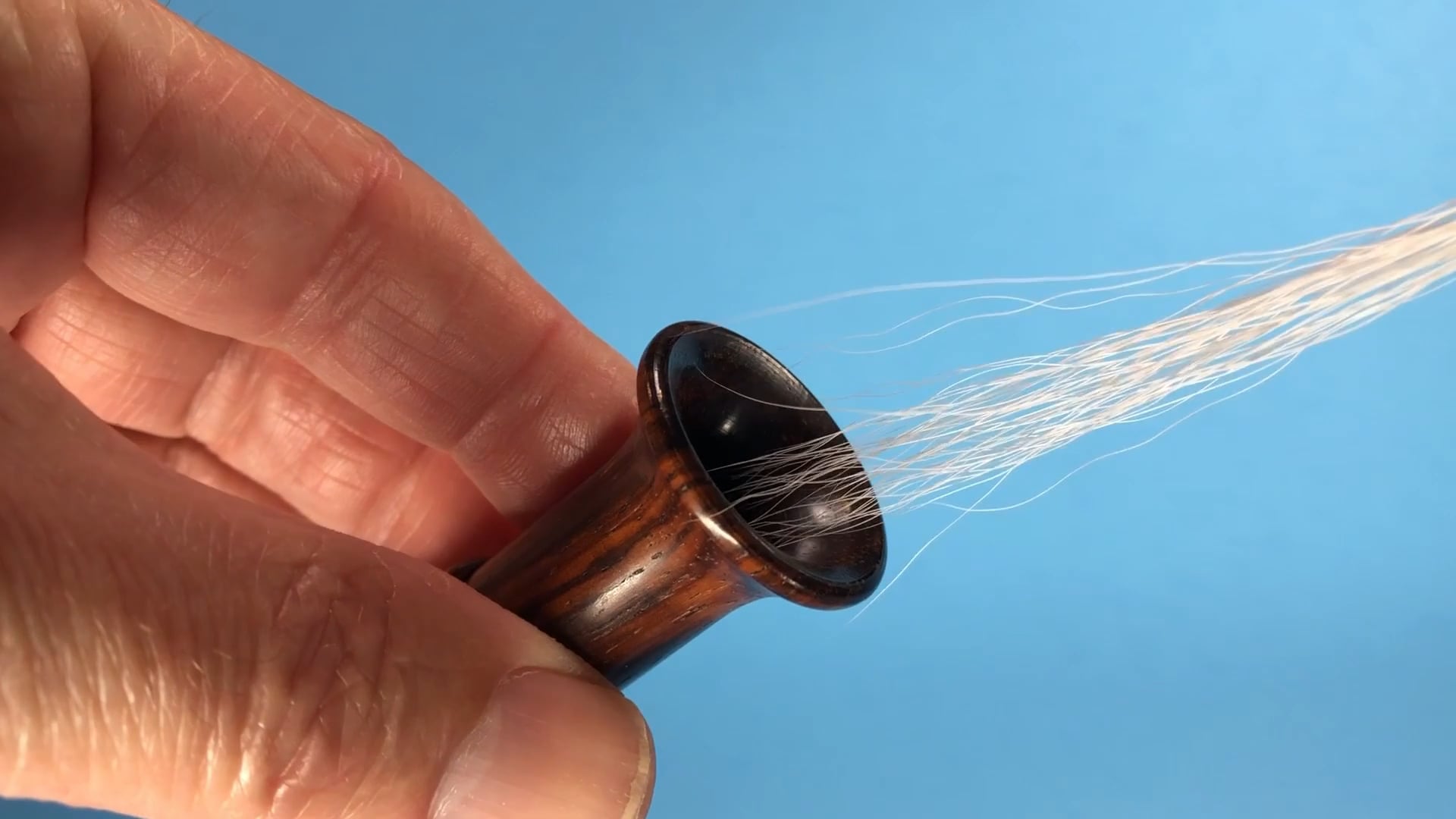 Stacking Bucktail Using a Hair Stacker on Vimeo