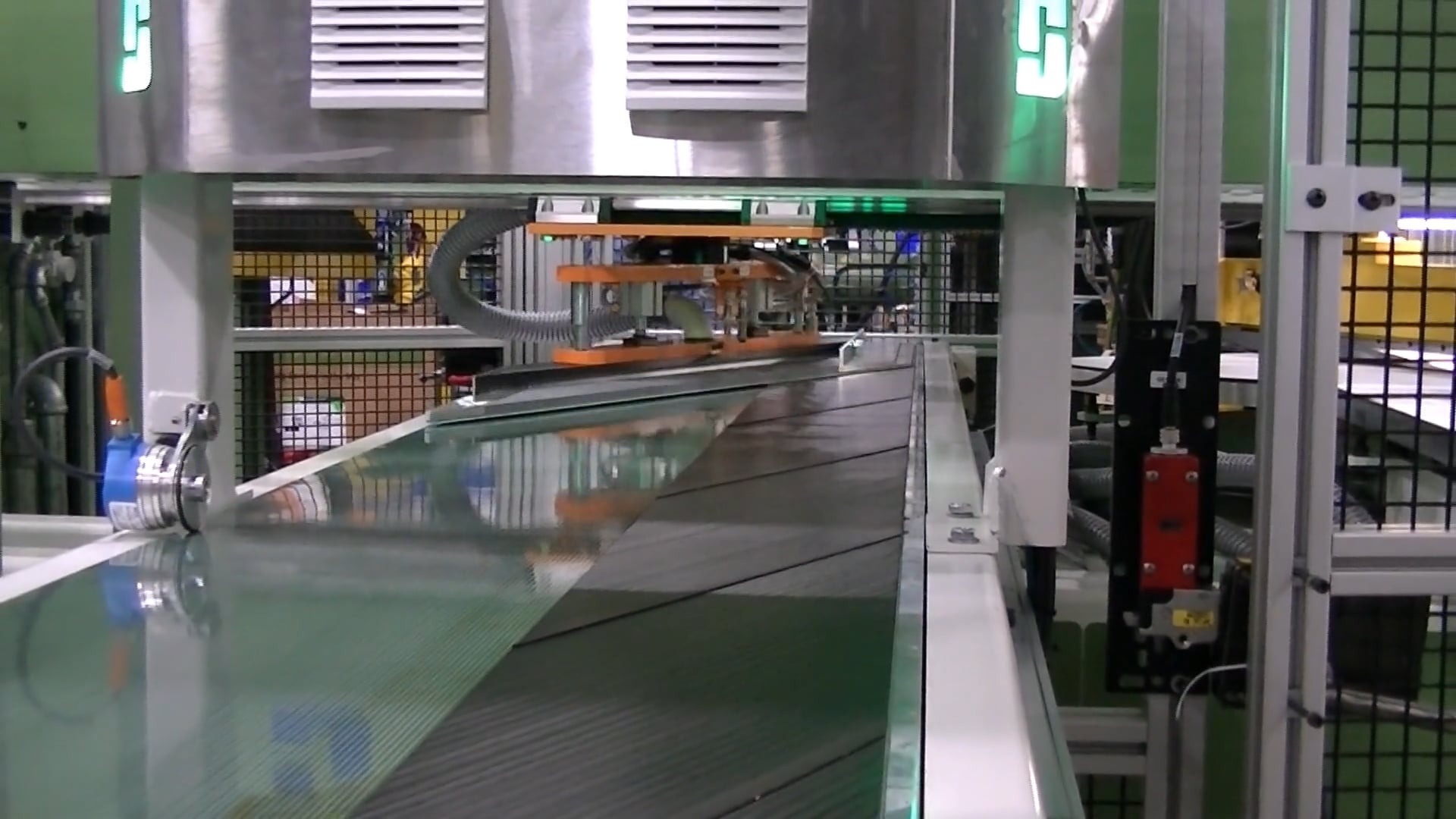 Steelastic Extruded Steel Belt System (Quick Version) on Vimeo