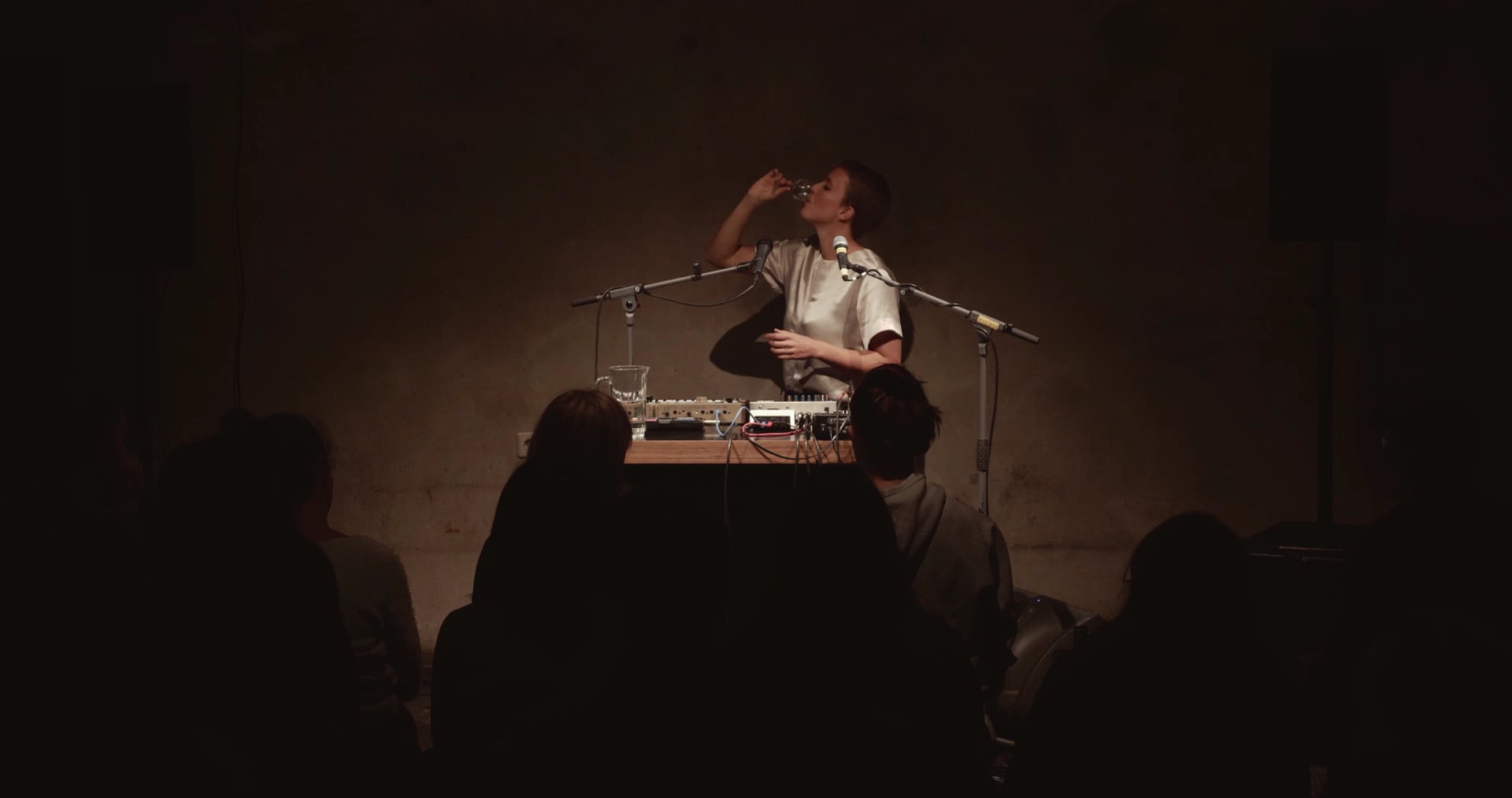 "A Glass of Water" by Rike Scheffler on Vimeo