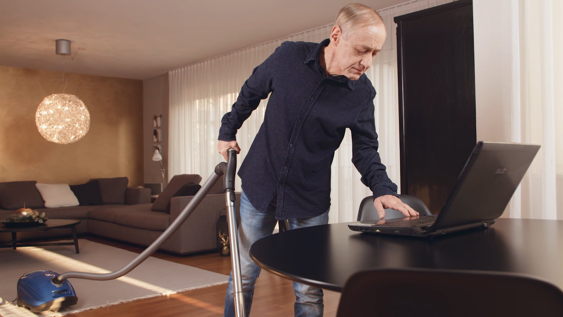 STEG Electronics – Reperaturservice on Vimeo