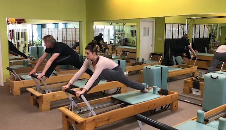 Front splits on the Reformer on Vimeo