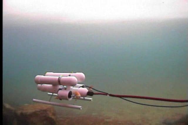 Mini - ROV with Neutral Tether on Vimeo