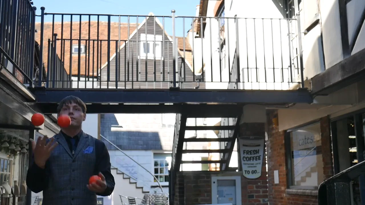 Daniel Harman juggling skill set show reel on Vimeo