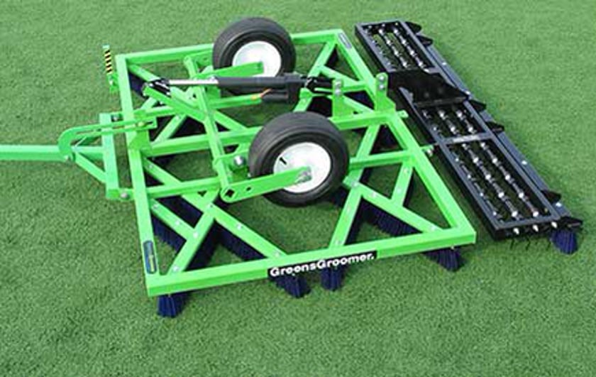 920 SDE Synthetic Turf Groomer by GreensGroomer Worldwide