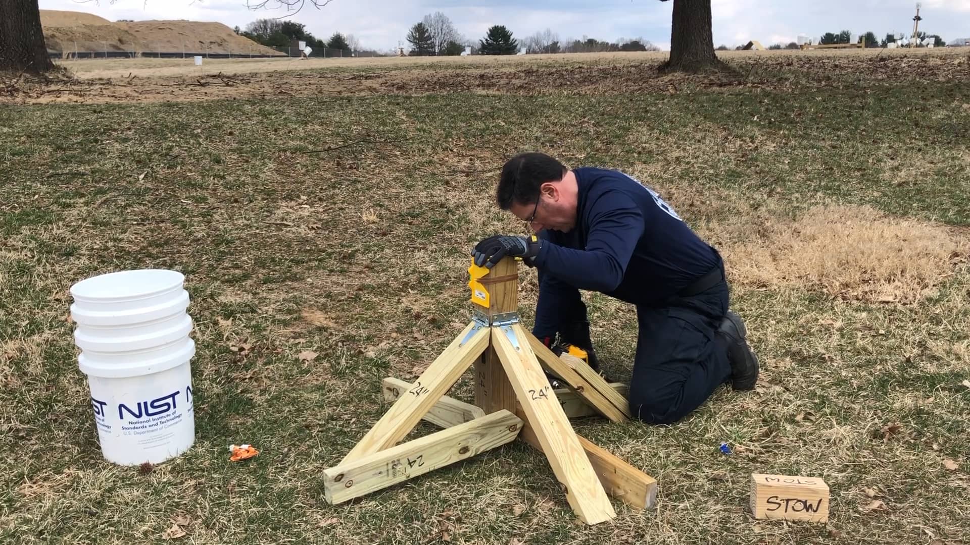 Deploy a 2ft Bucket Leveling Stand for Flat Terrain. NIST-ASTM-NFPA ...