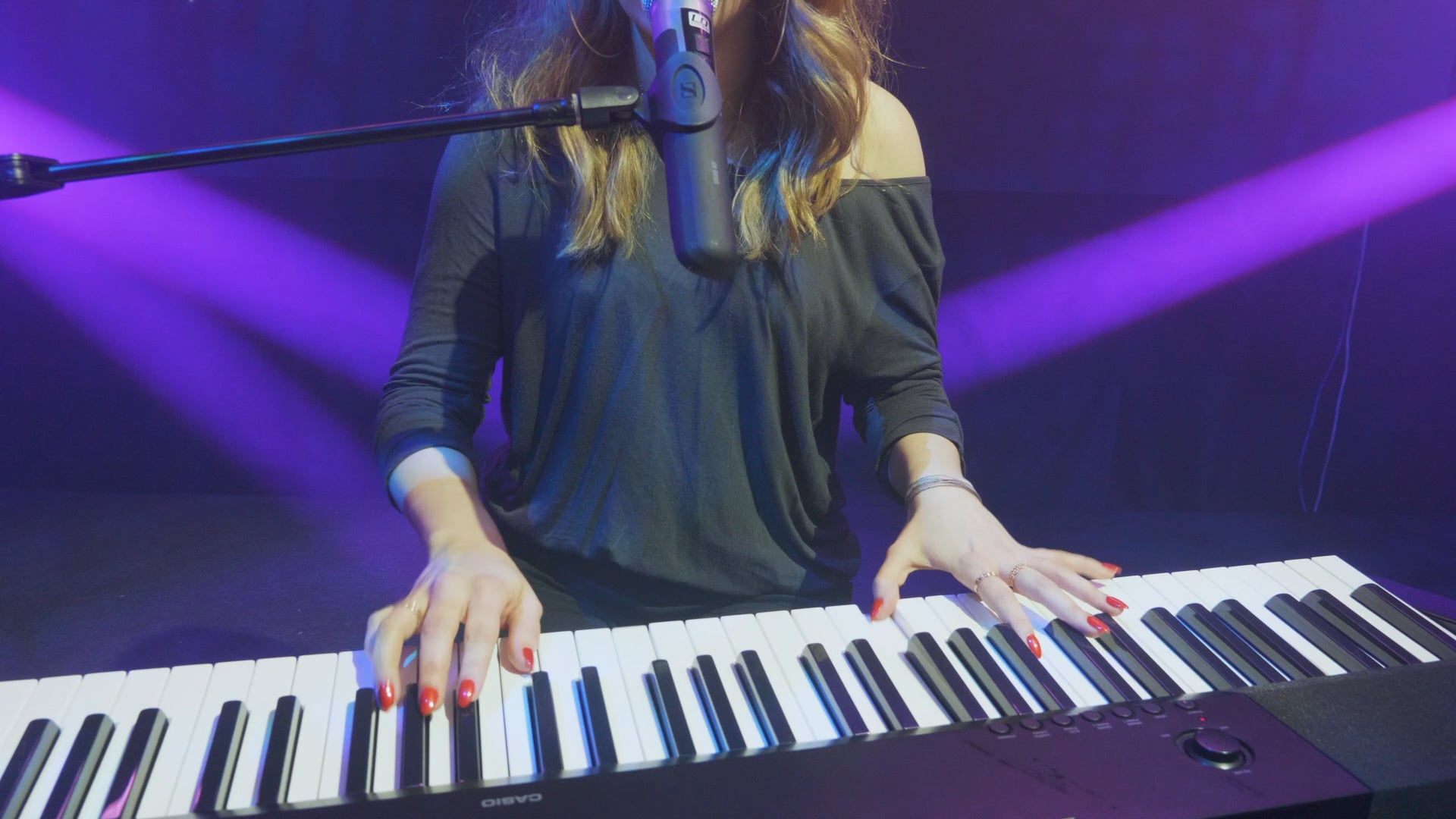 Female Keys & Vocals on Vimeo