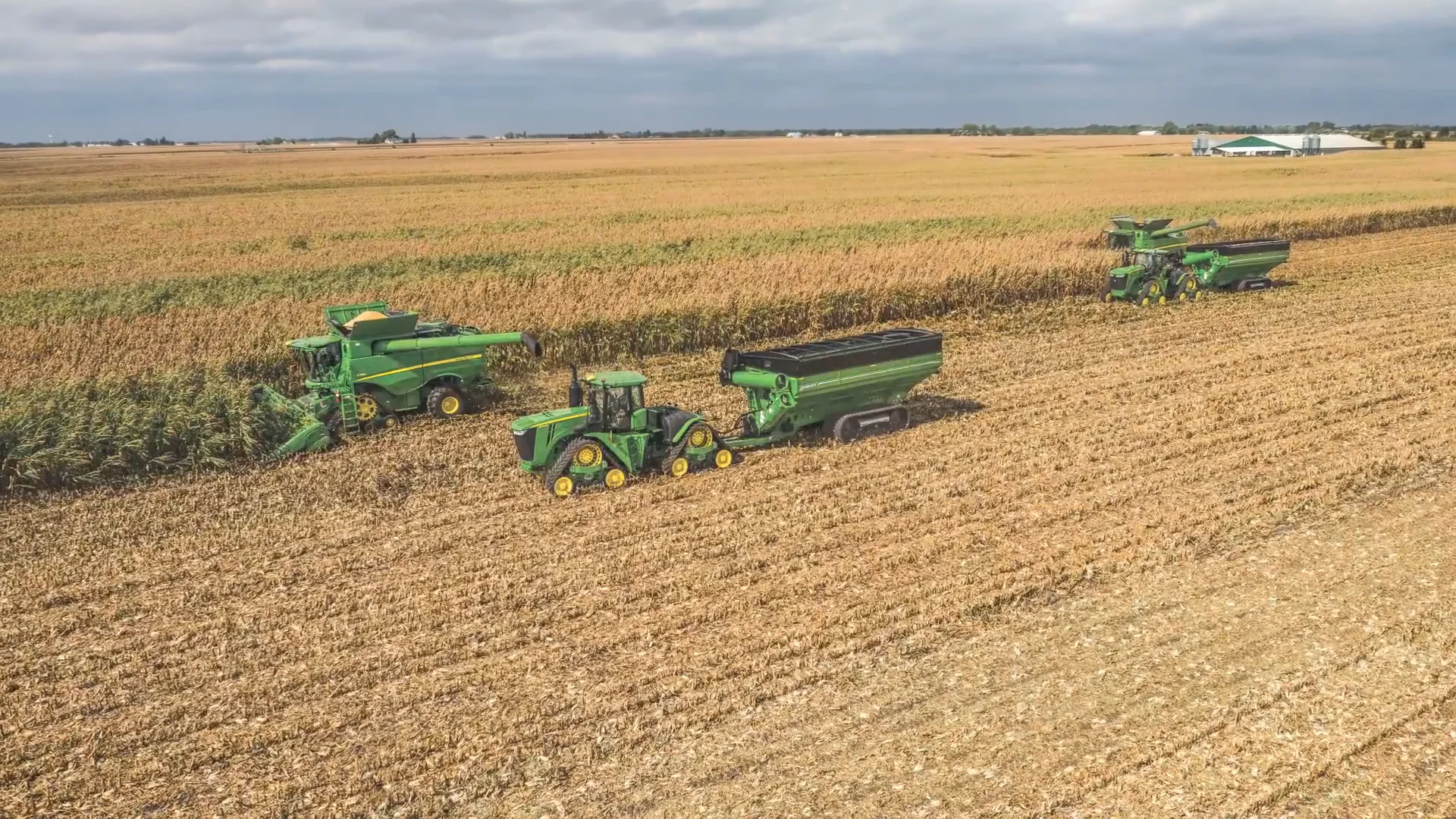 John Deere Harvesting | Features Cornhead RowMax Chopping Stalk Roll
