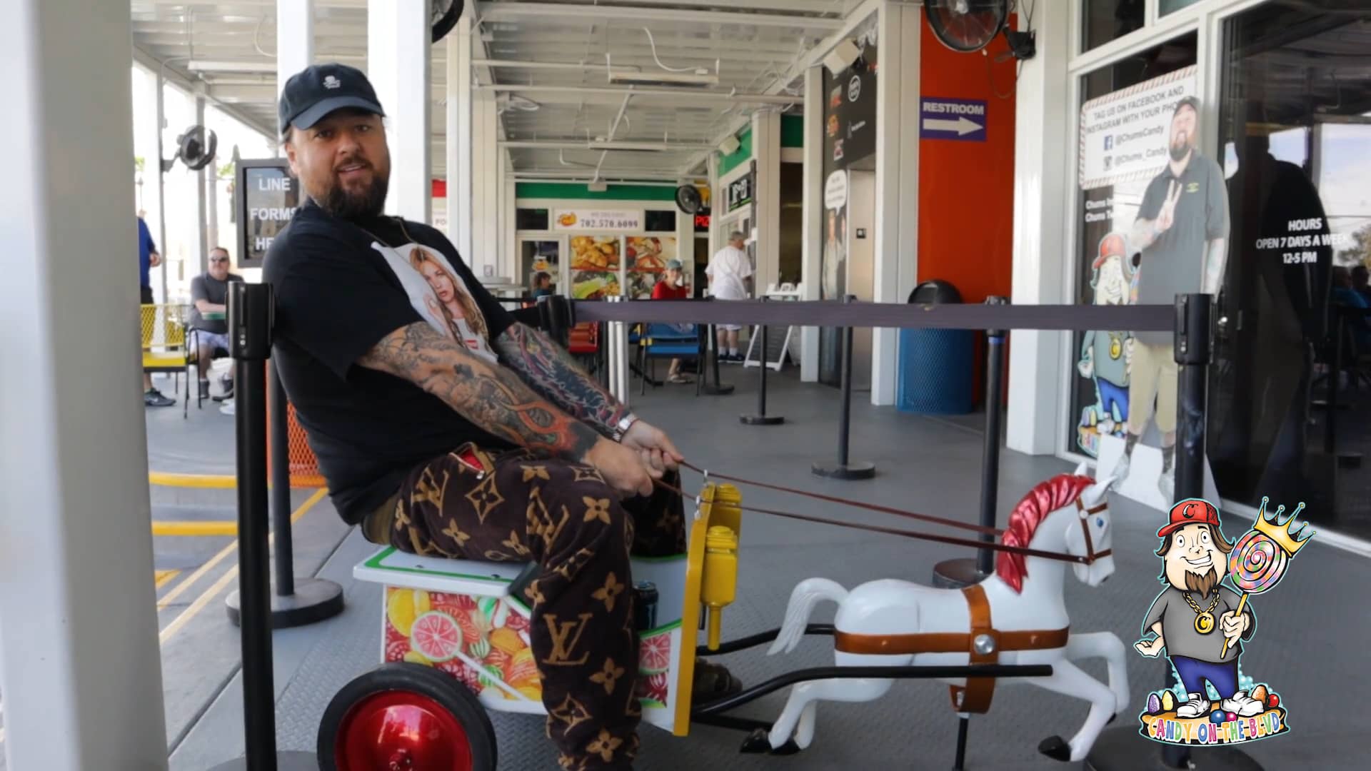 Chumlee at Chumlee's Candy on the Boulevard on Vimeo