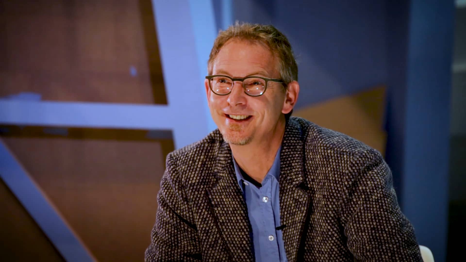 Daniel Nicolai from the English Theatre welcomes you on Vimeo