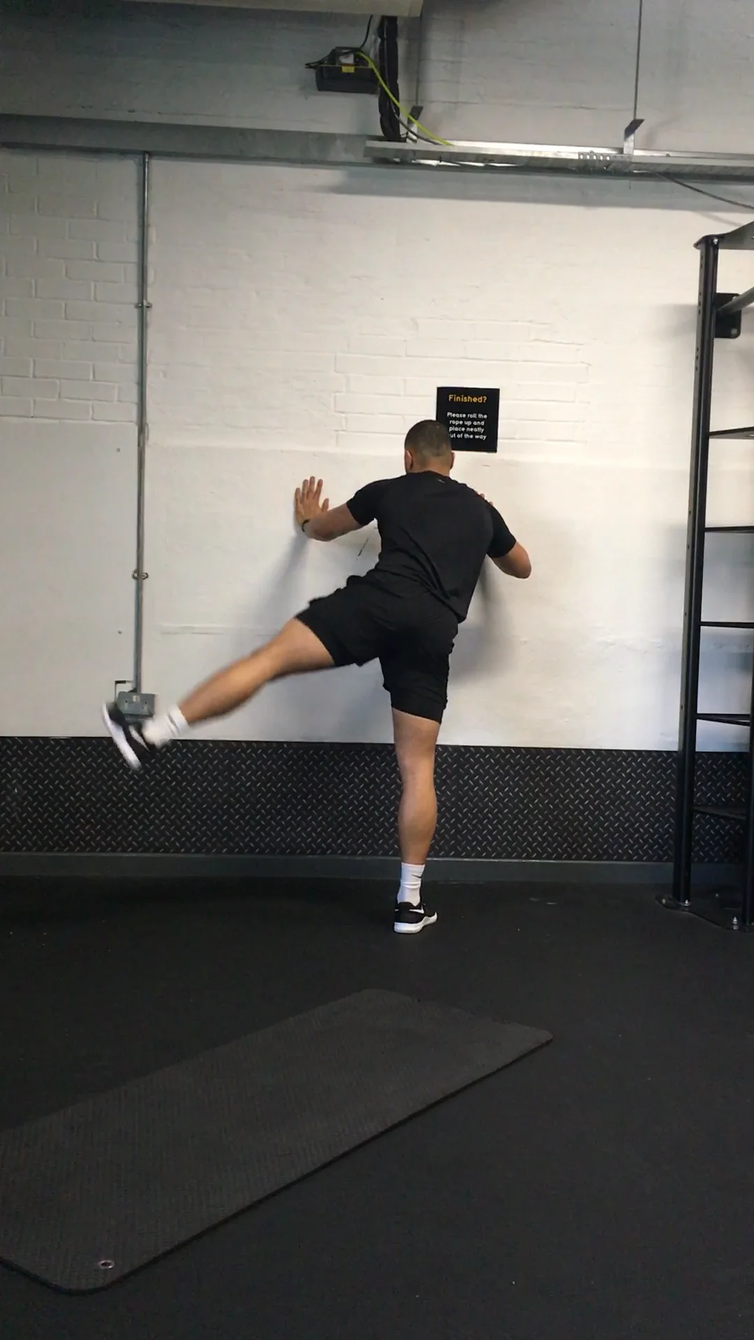Lateral Leg Raise on Vimeo