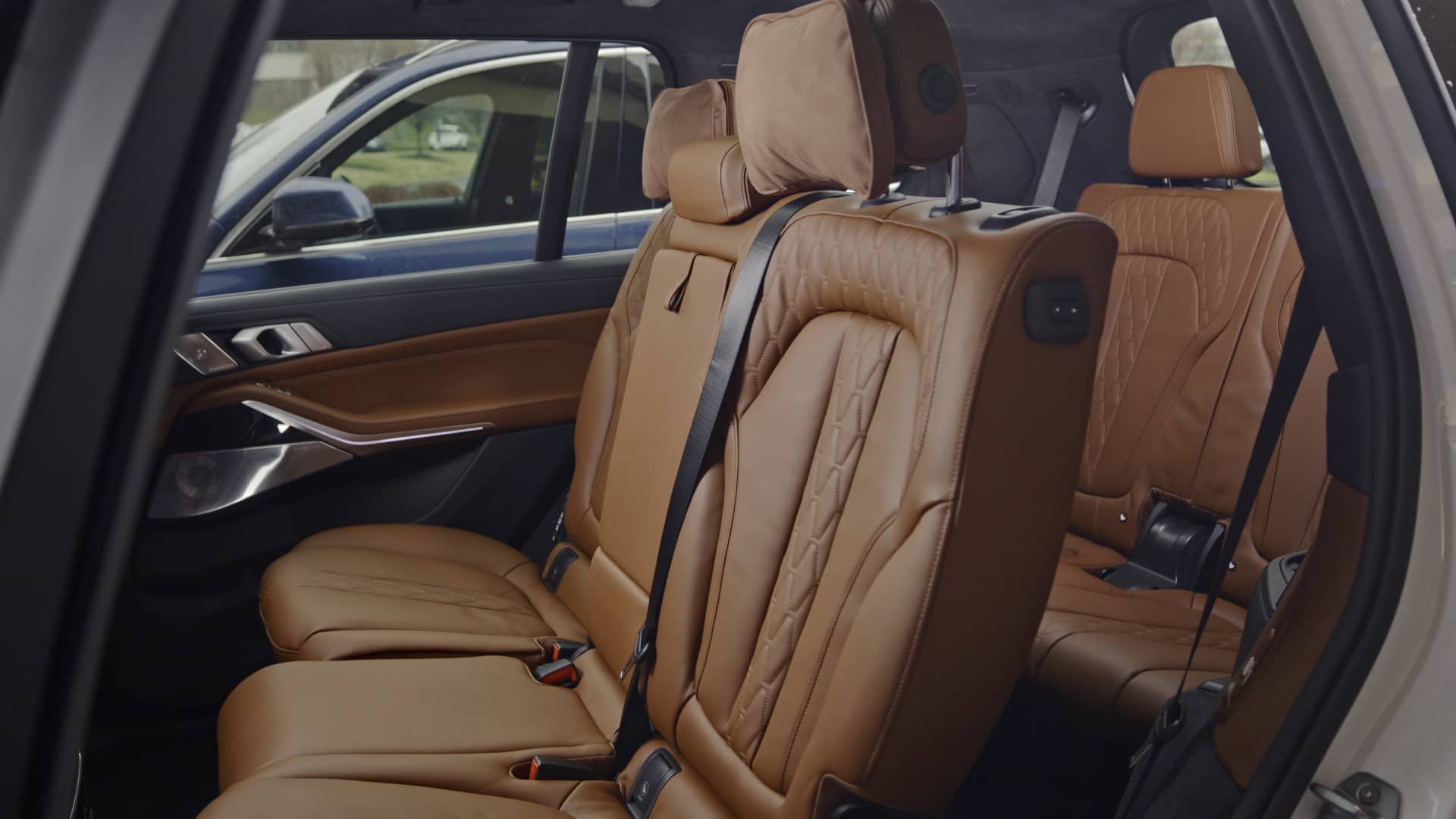 BMW_X7_IPV_USA_Roadtrip_Individual_Leather_Merino_Tartufo_Interior on Vimeo