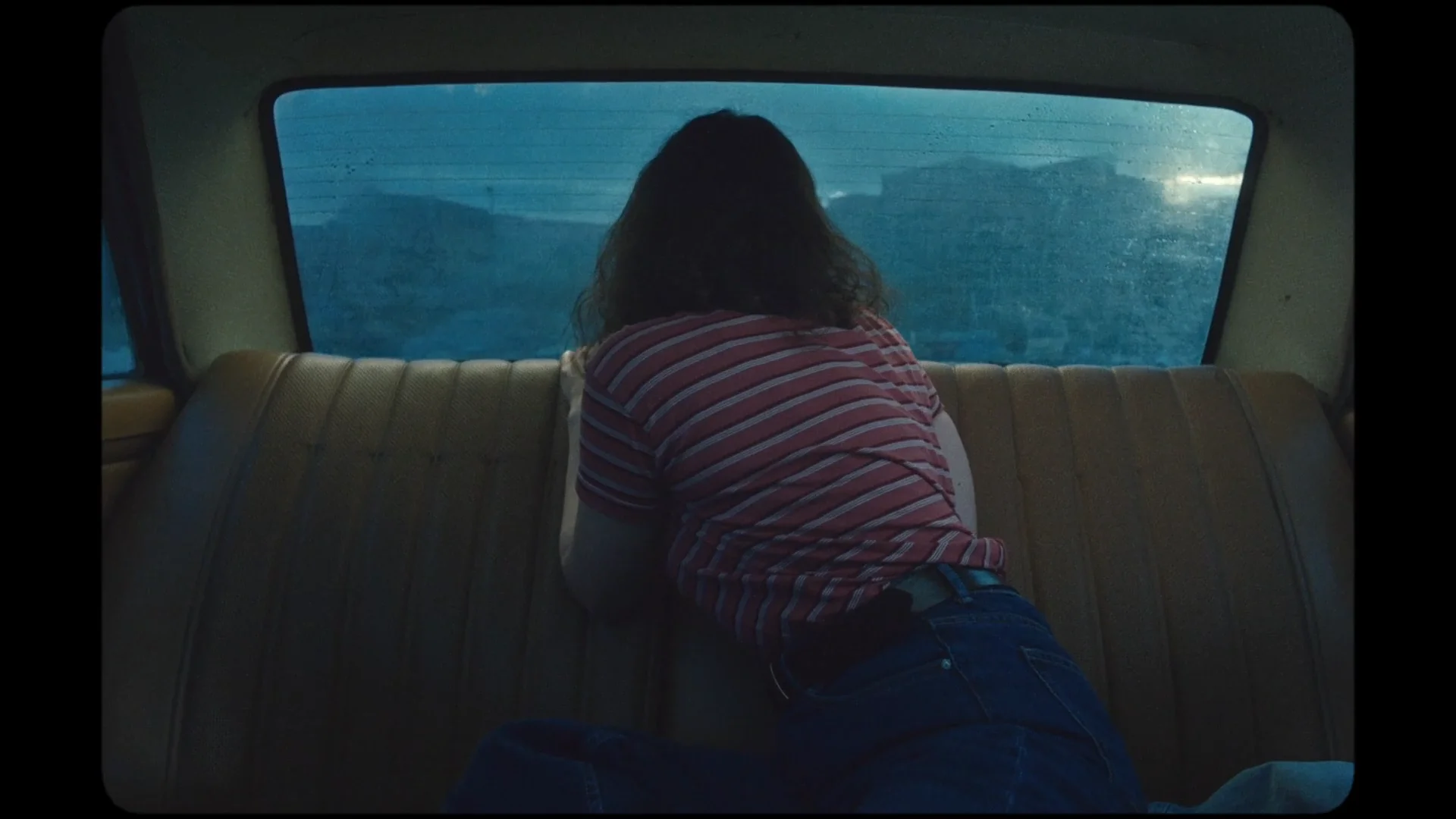 CLOSE UP // Long Distance