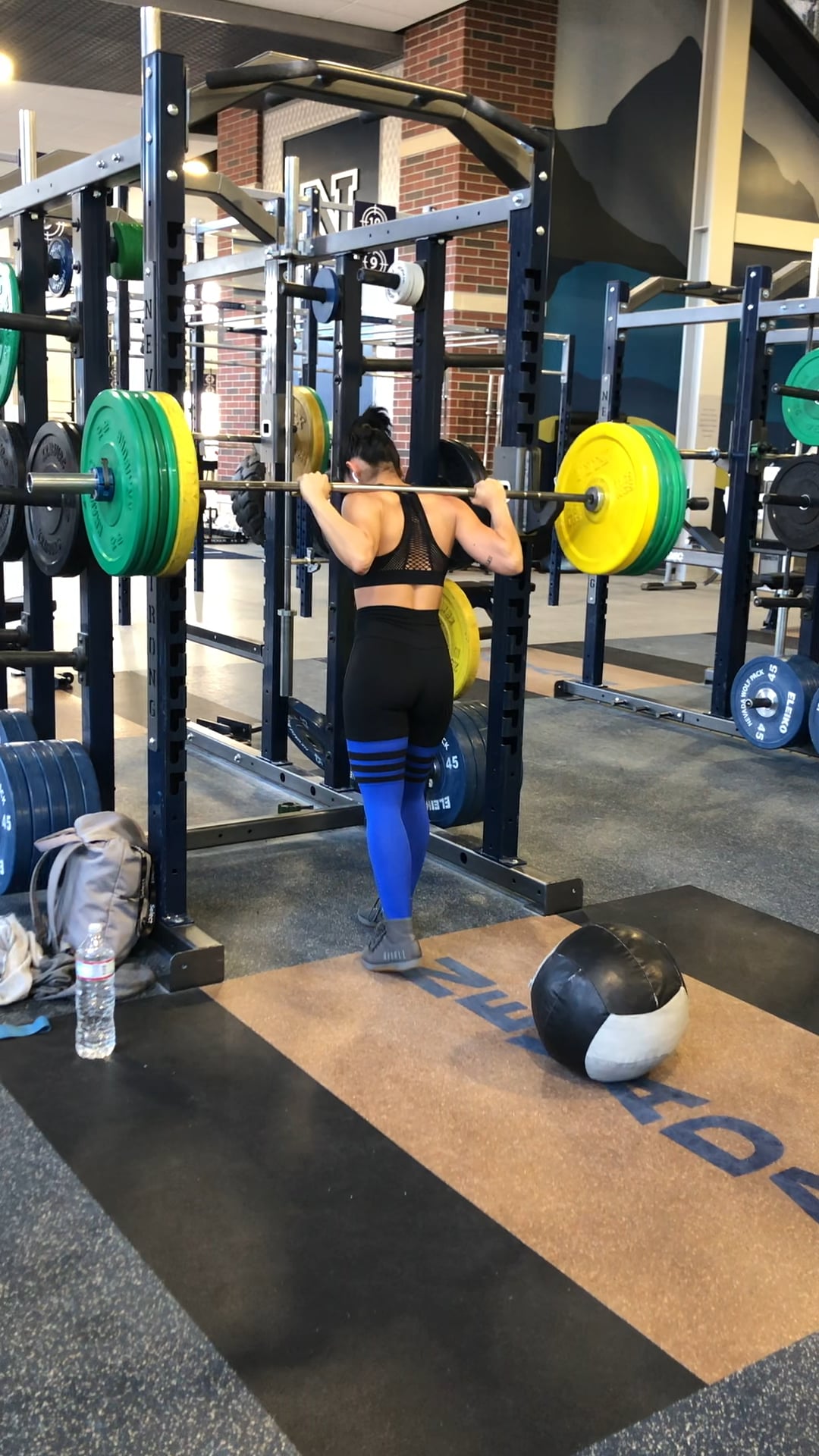 Back Squats - Barbell Smith Machine on Vimeo