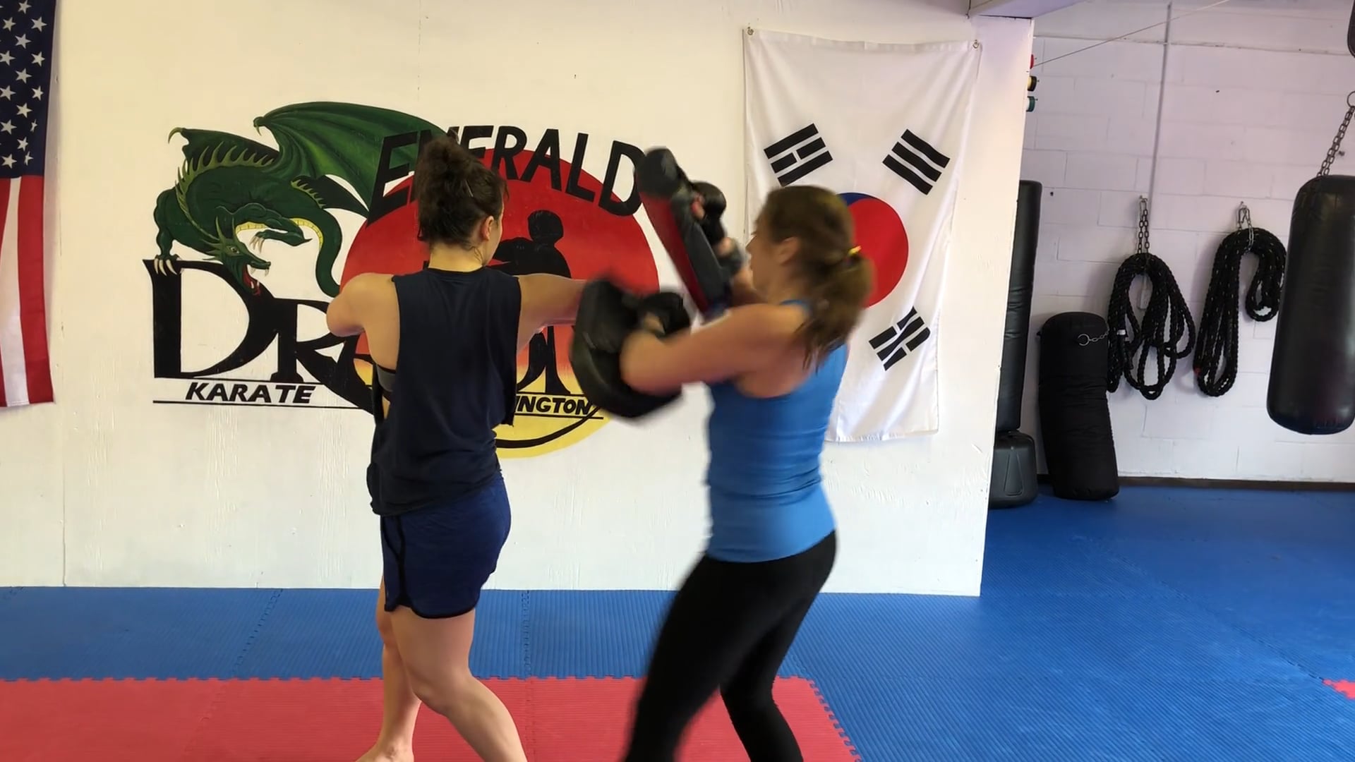 Twisting elbow combo knockout finish (Inter) on Vimeo