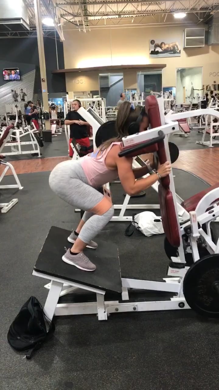 Banded reverse hack squats (1st Trimester Pregnancy) on Vimeo