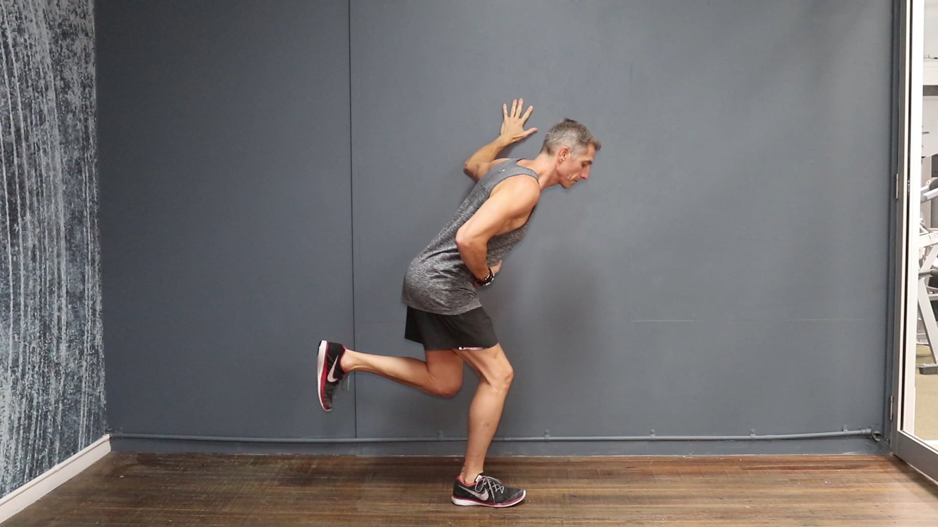 60 Single leg Mini-squat on Vimeo