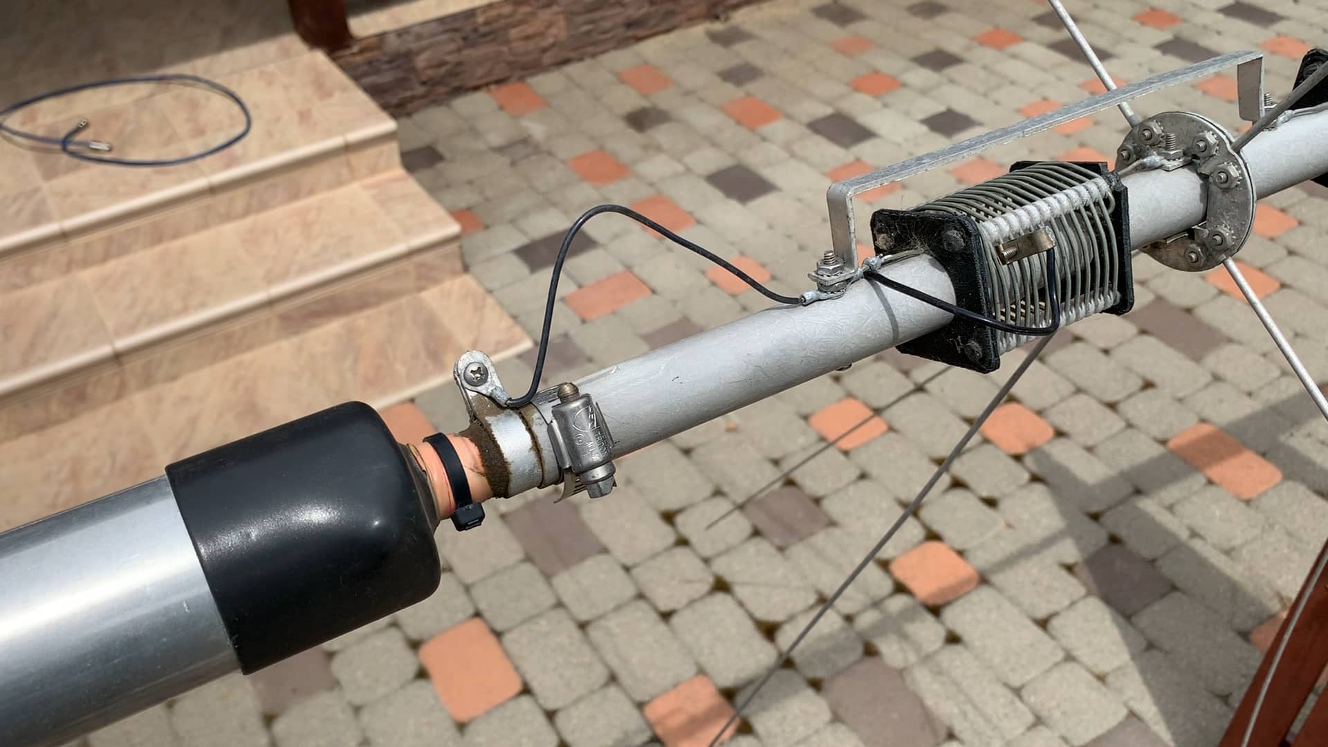 Cushcraft R9 maintenance on Vimeo