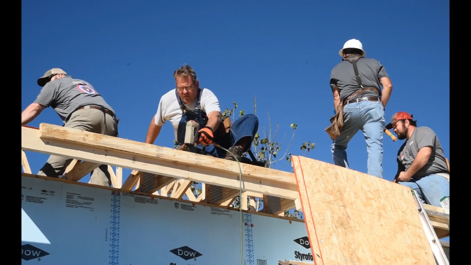 Alabama Power lineman Jason Marcum helps build houses and keep the ...