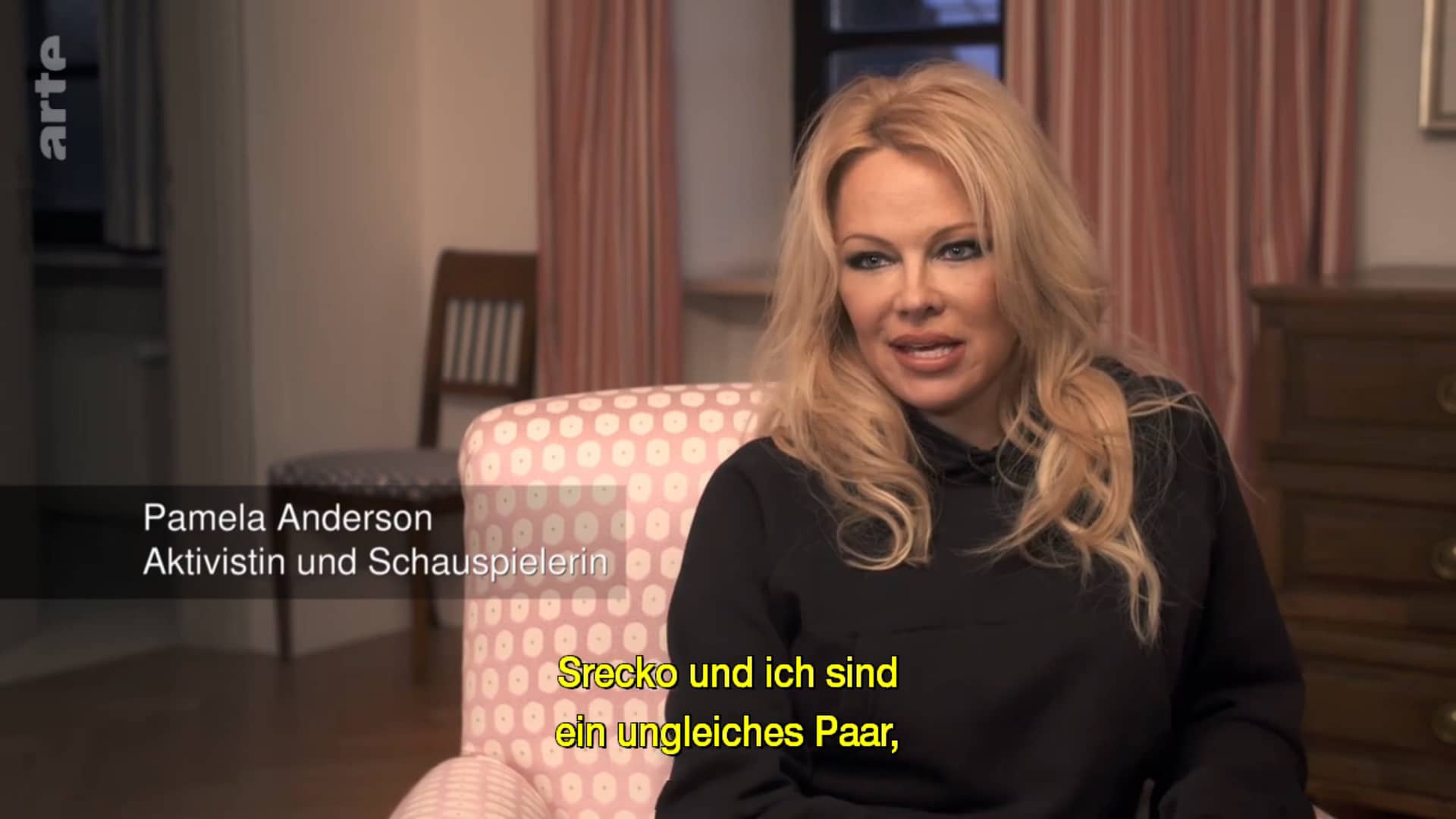 Durch die Nacht mit ... - Pamela Anderson und Srećko Horvat (ARTE/Graz ...