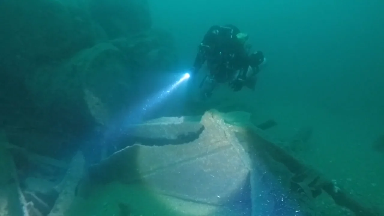 Dive on the wreck of SS Lapwing on Vimeo