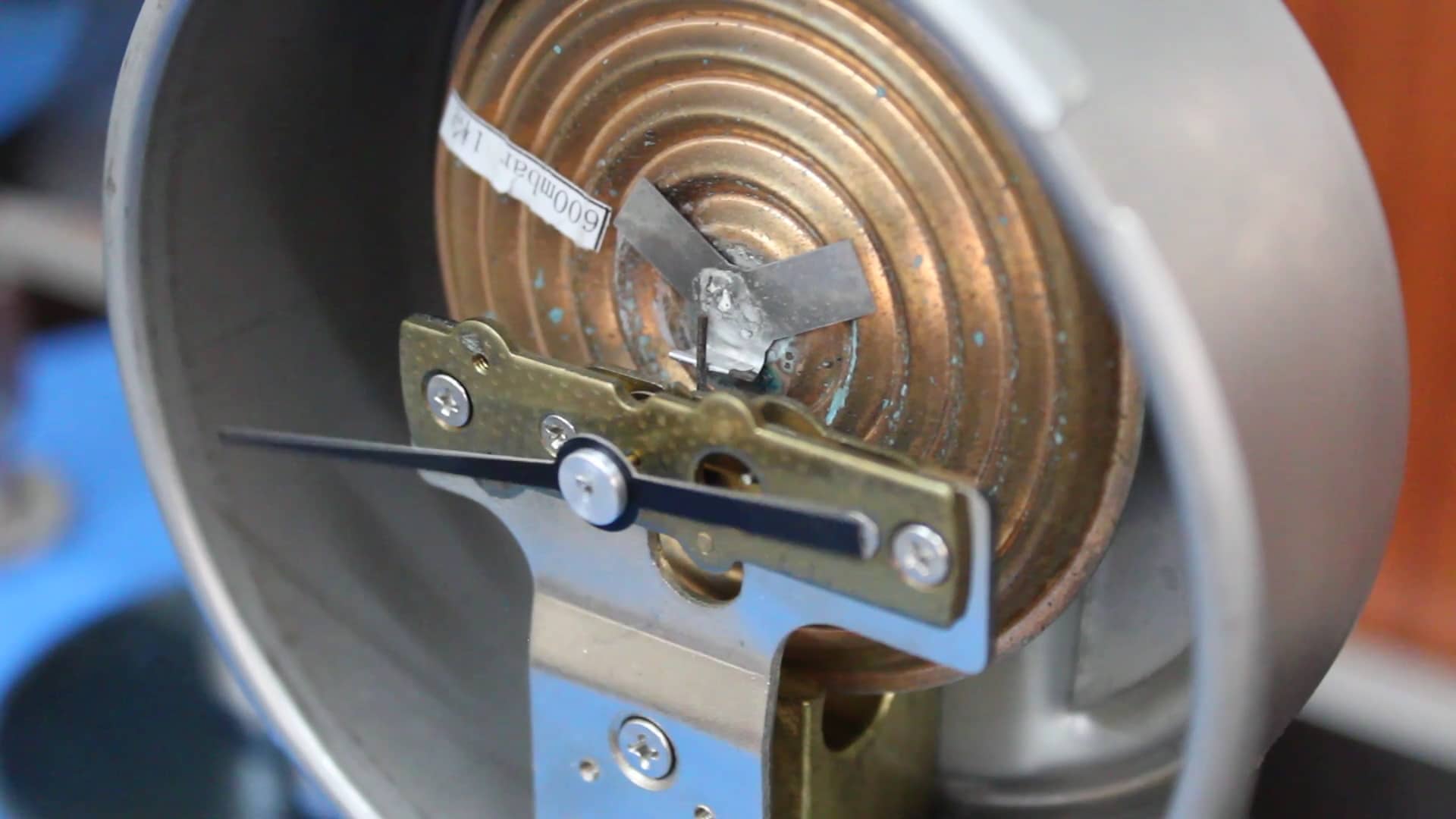 Como-funciona-un-manometro-de-capsula on Vimeo