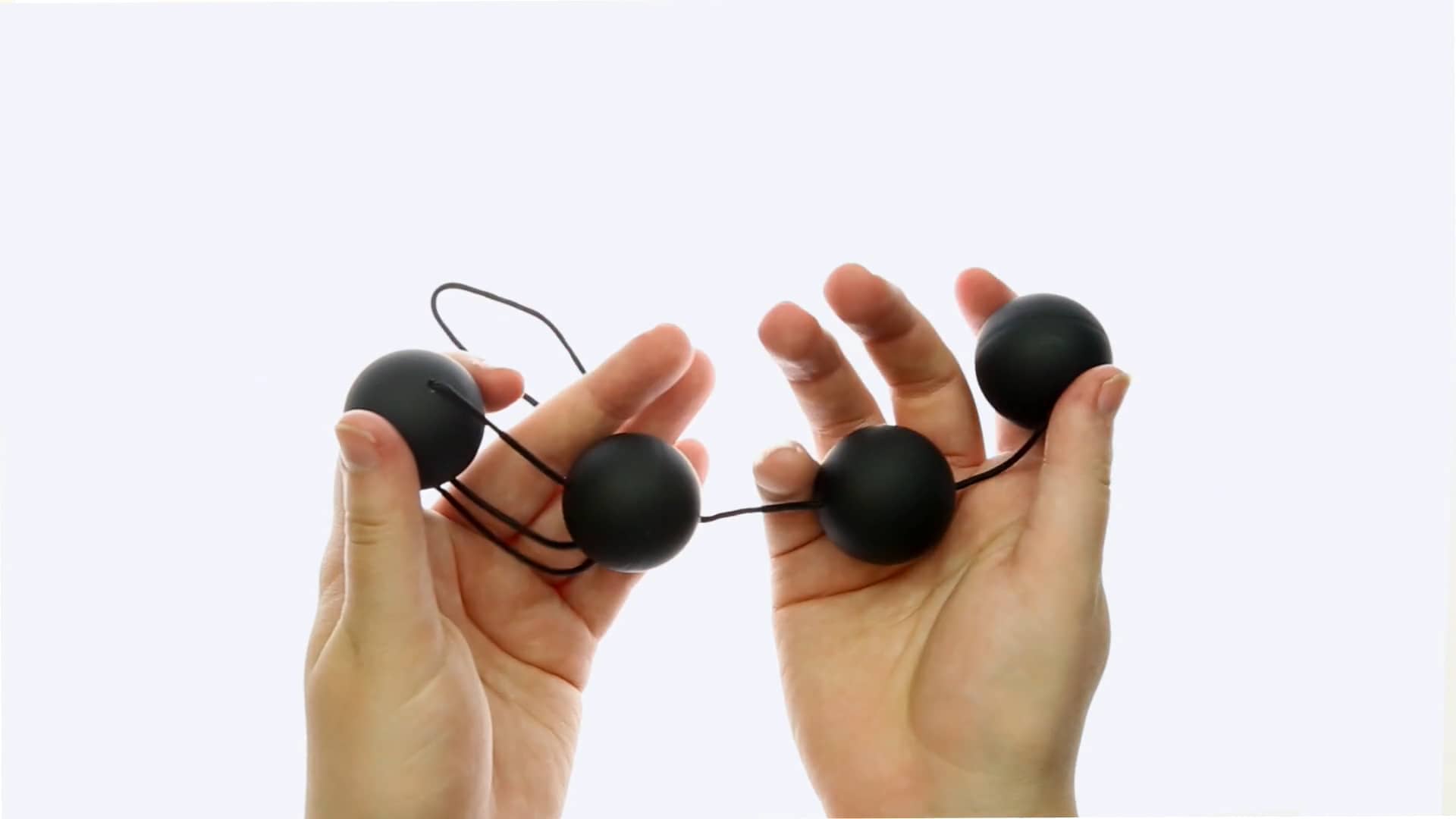 Deluxe Vibro Balls - X4087 on Vimeo