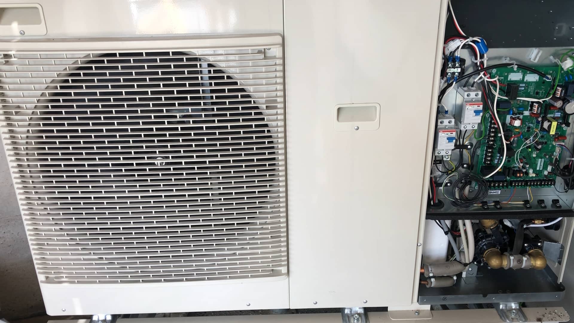 Panasonic Aquarea WH-MDC05H3E5 on Vimeo