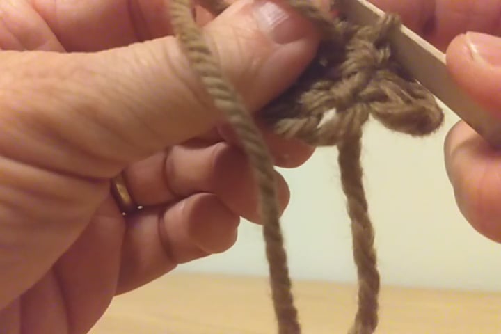 Student refresher - nalbinding toothbrush rug round start on Vimeo