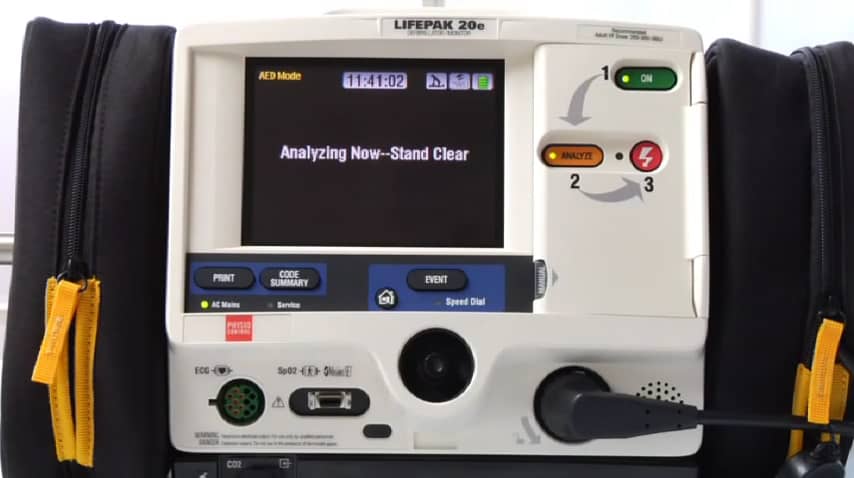 LIFEPAK 20e Defibrillator Monitor AED Mode on Vimeo